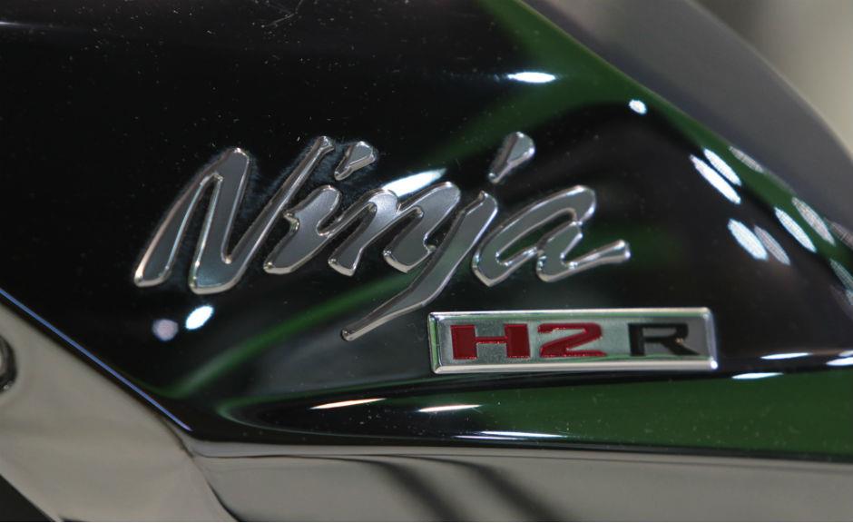 Ninja H2R é o centro das atenções no espaço da Kawasaki
