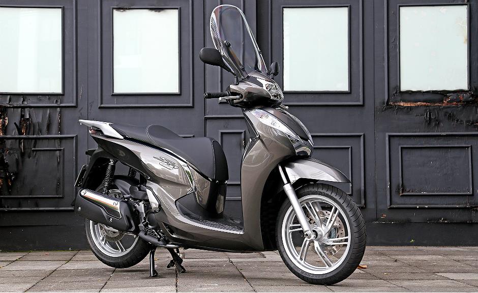 Honda SH 300i é classe executiva dos scooters