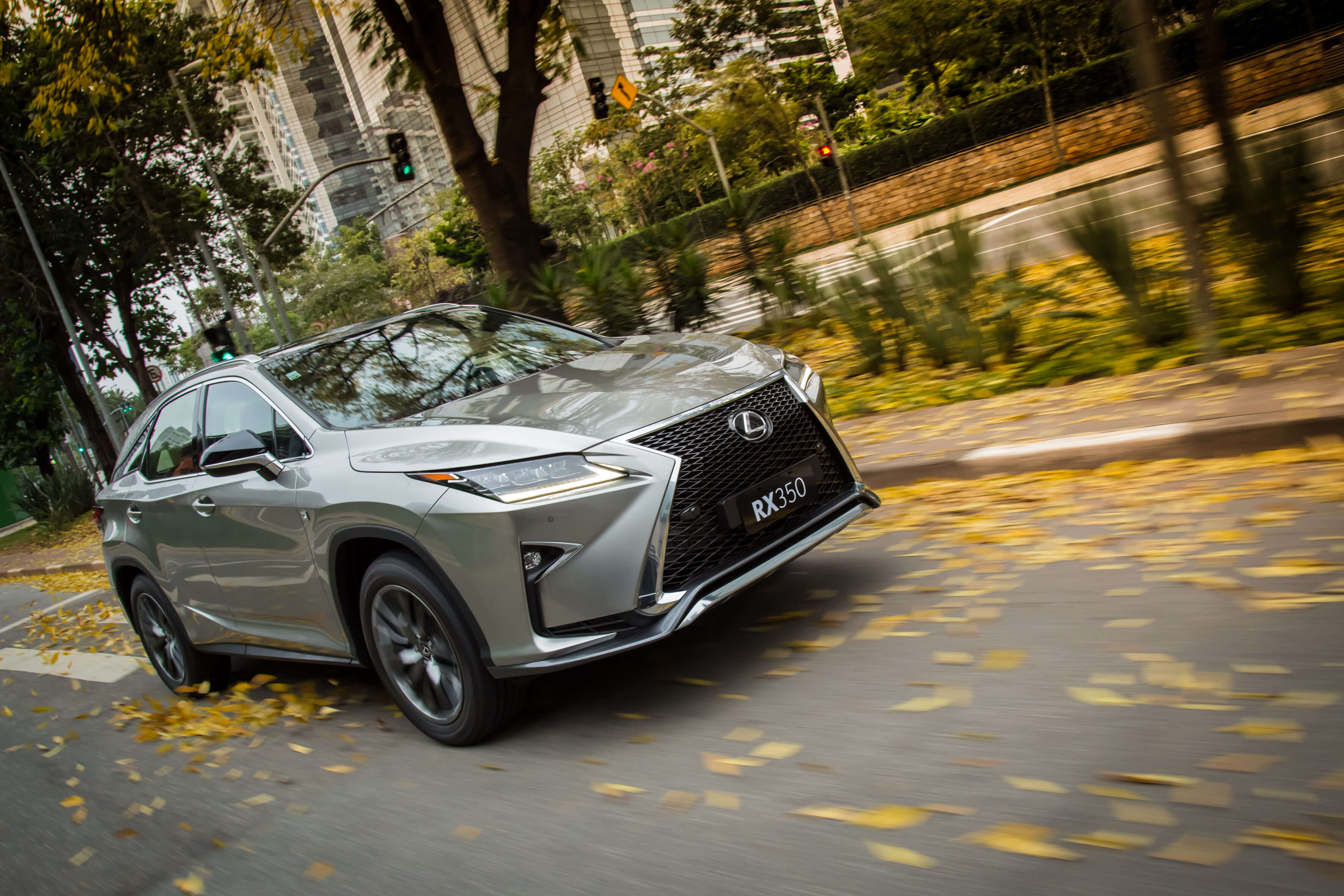 Novo Lexus RX 350 é para quem quer sair da mesmice