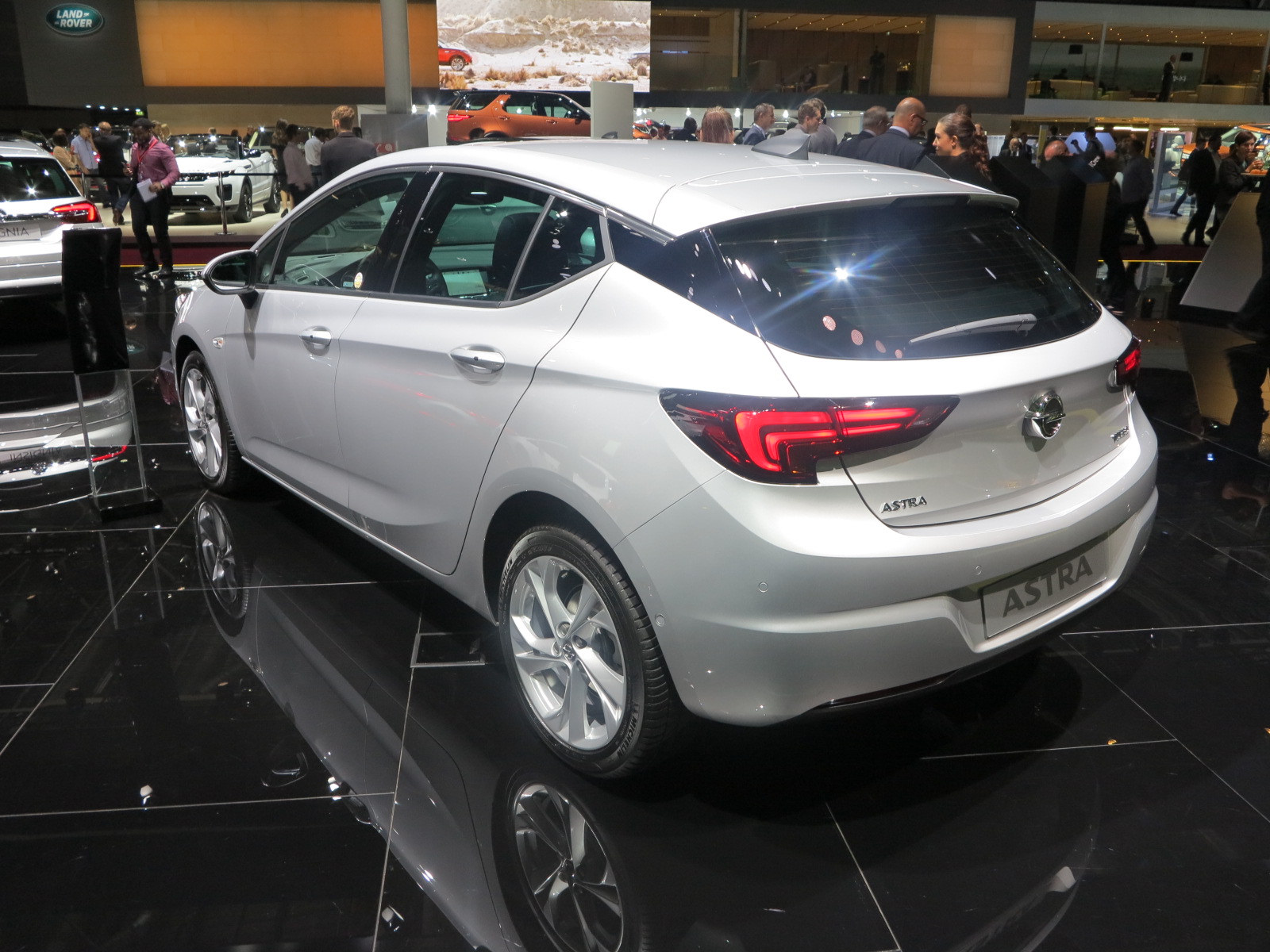 Chevrolet Corsa, Astra e Zafira vivem... na Europa