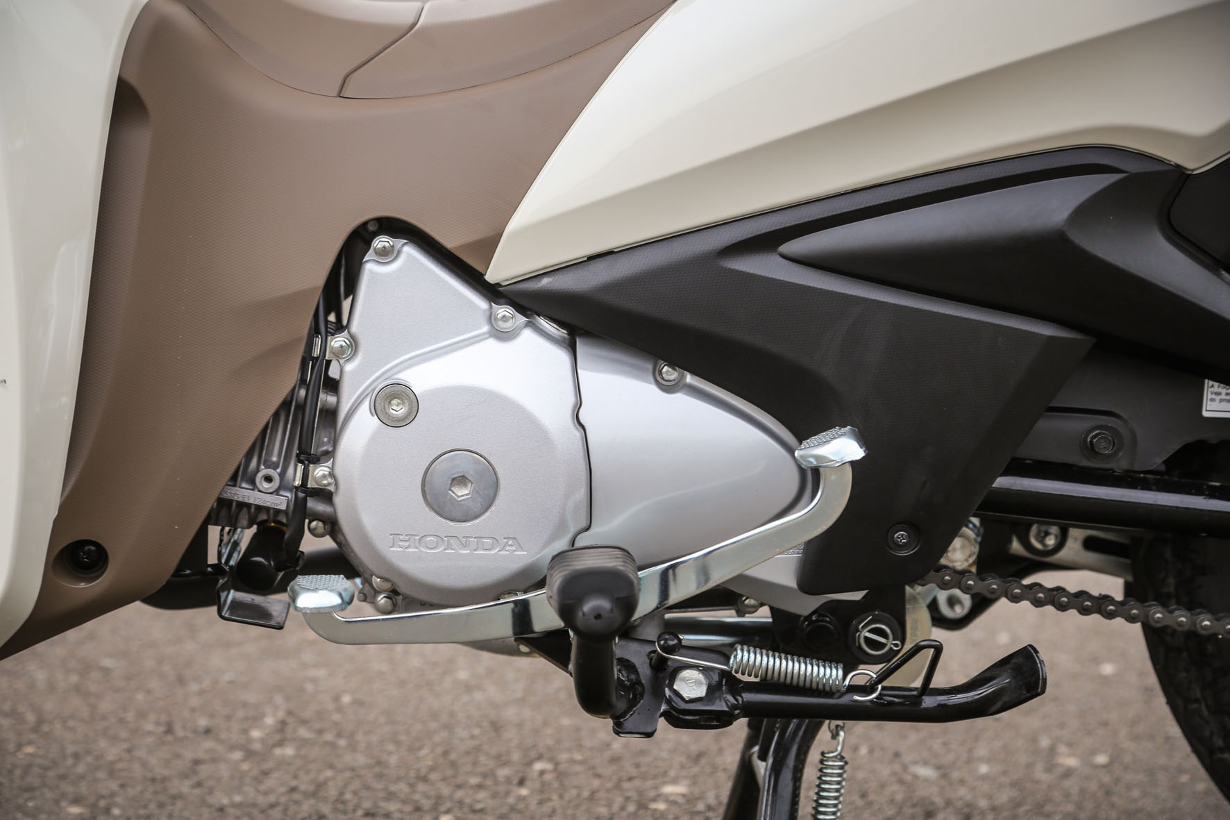 Honda Biz 125 ou PCX Sport: qual o melhor?