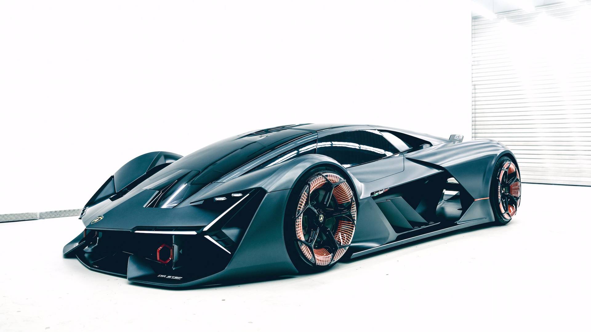 Lamborghini tem 4 motores e se conserta sozinho