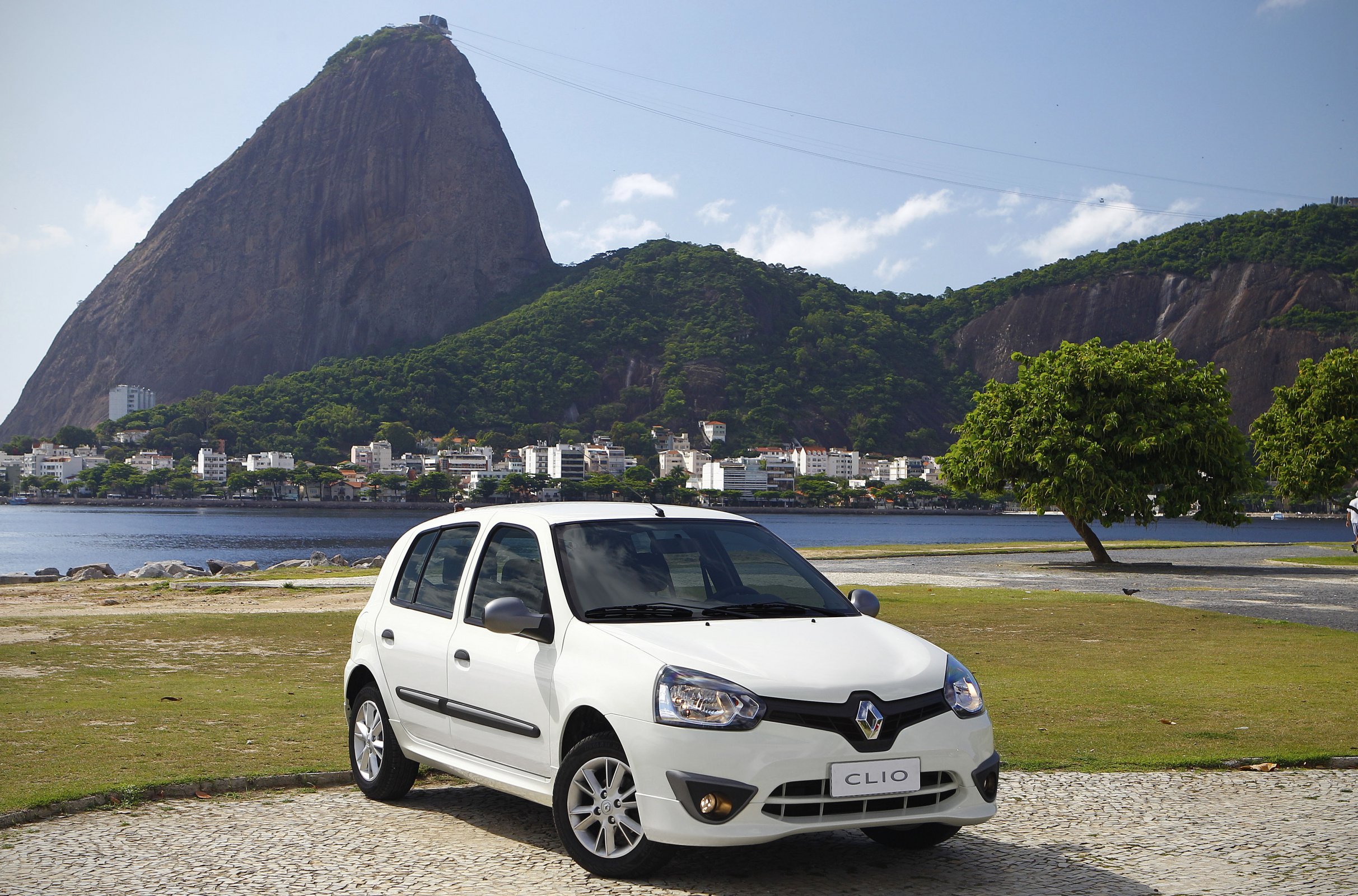 Renault Clio é aposentado no Brasil após 19 anos