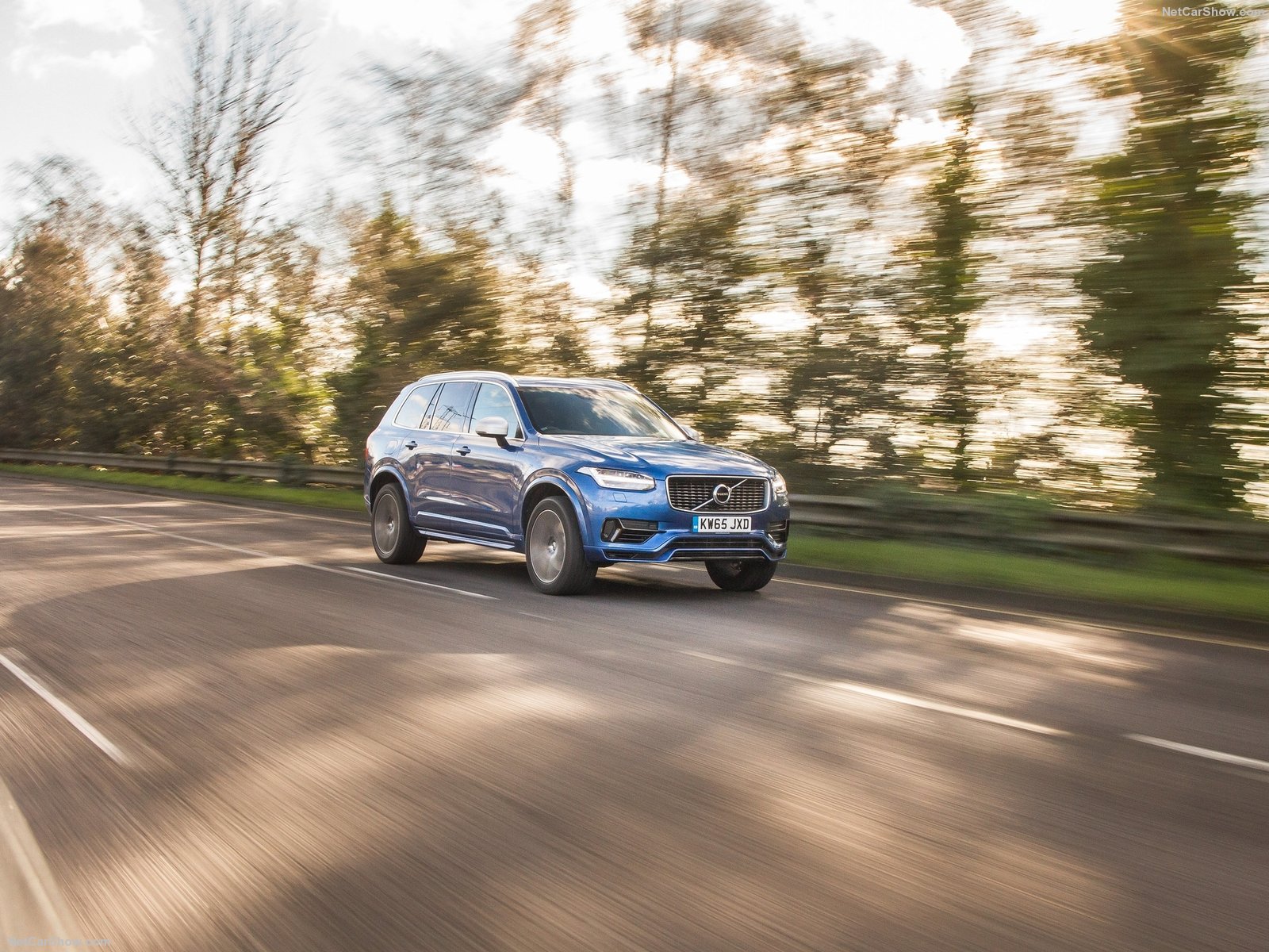 XC90 híbrido já é vendido a partir de R$ 456.950