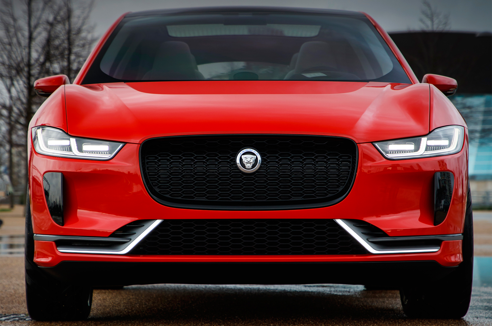 SUV 100% elétrico da Jaguar começa a ser fabricado