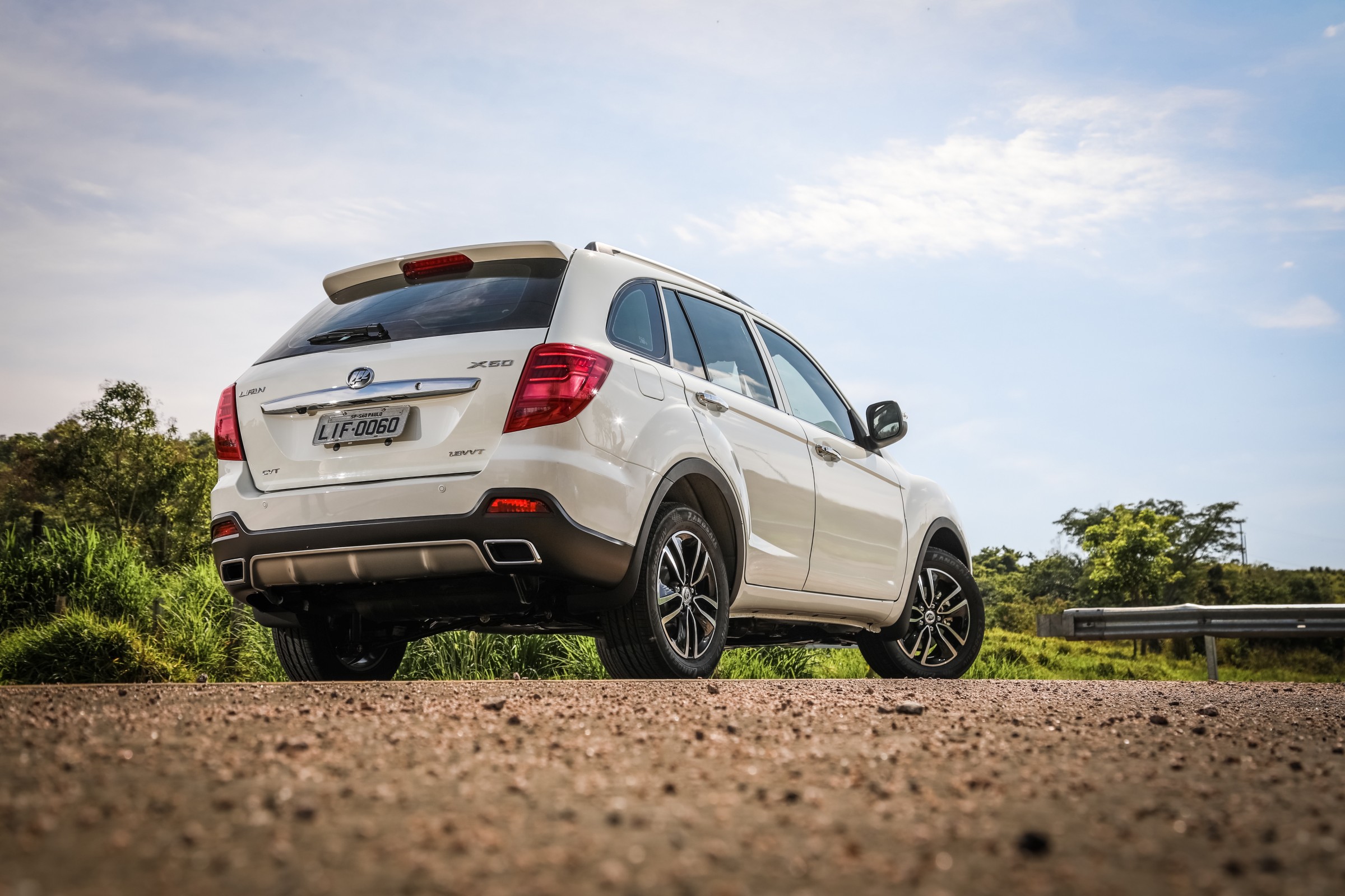 Lifan começa a vender X60 CVT por R$ 77.990