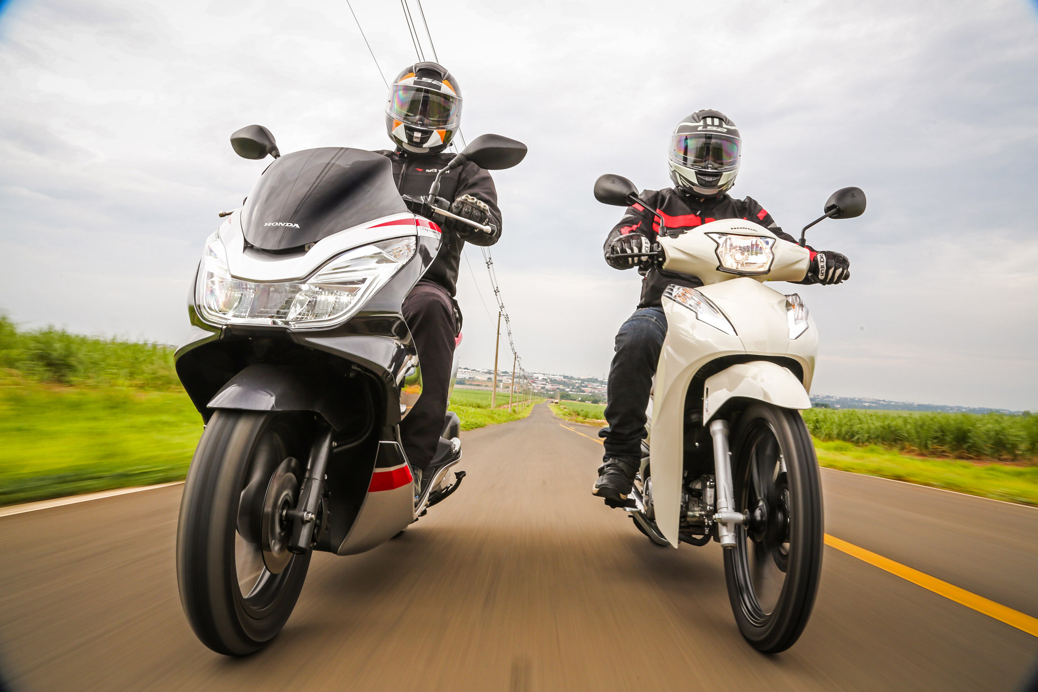 Honda Biz 125 ou PCX Sport: qual o melhor?