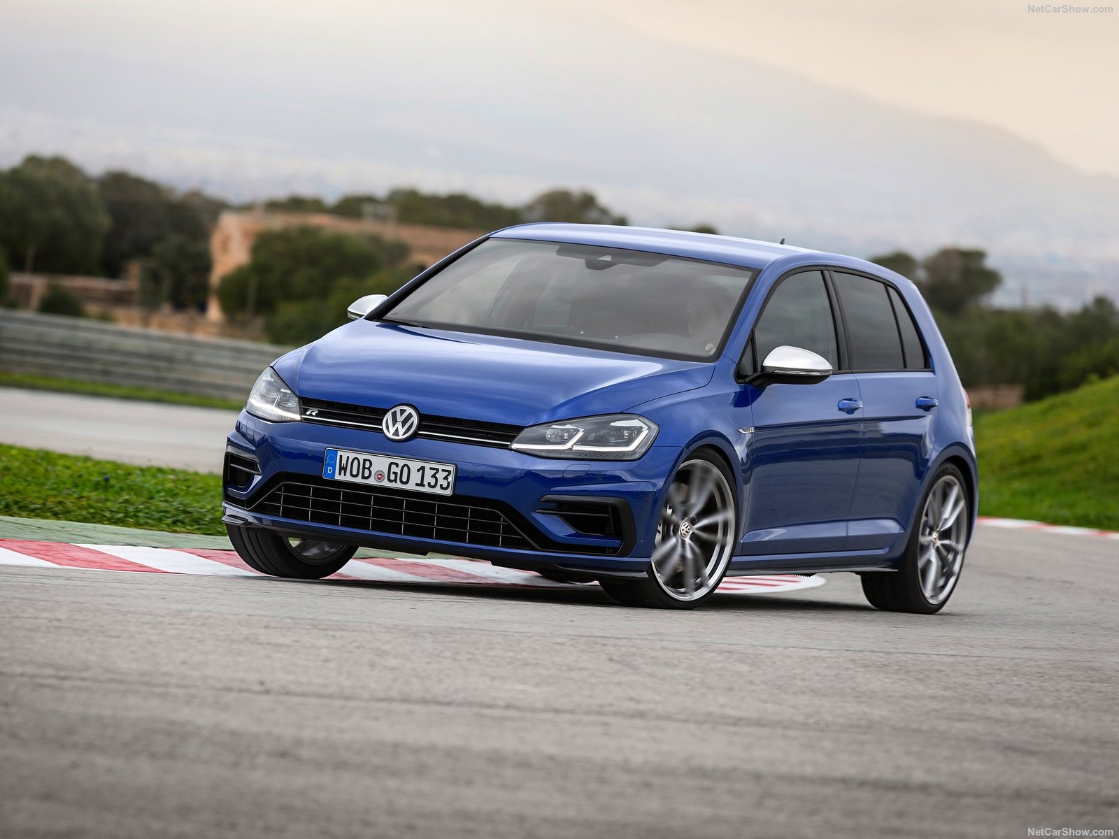 Golf R ganha Performance Pack para ser mais insano