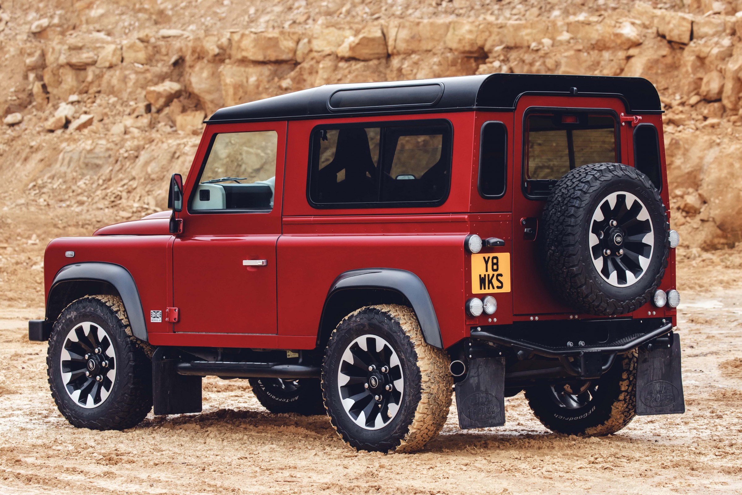 Defender 'clássico' ganha edição limitada com V8