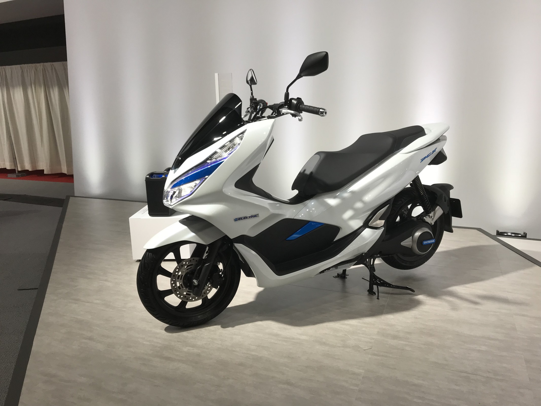 PCX elétrico ou híbrido podem vir para o Brasil