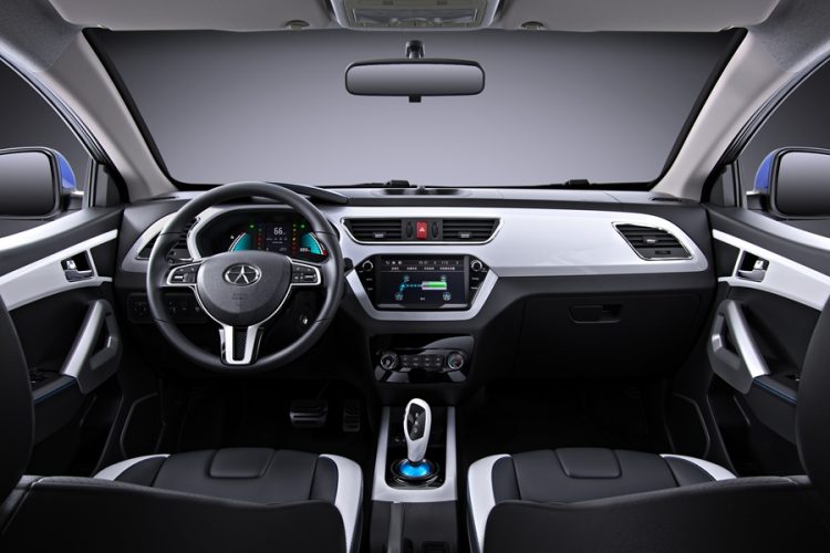 Volkswagen utilizará JAC T40 como veículo elétrico