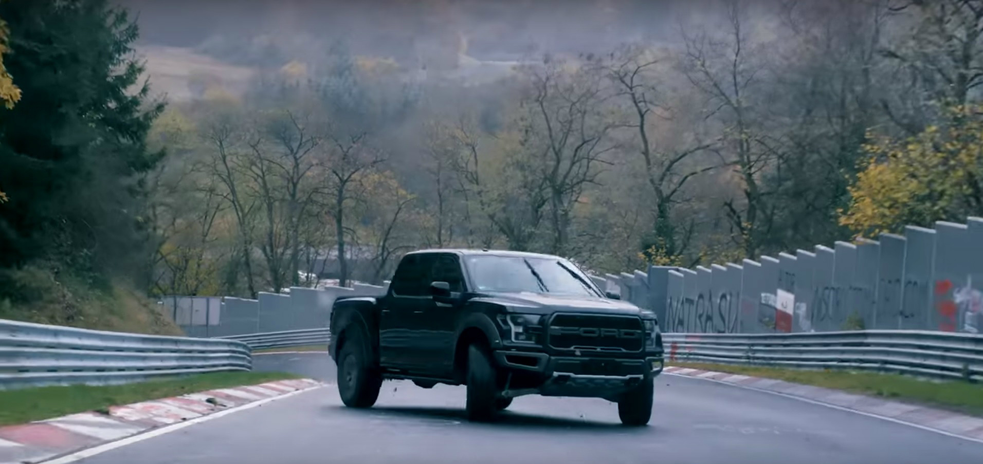 Vídeo: F-150 Raptor fazendo drift em Nurburgring?