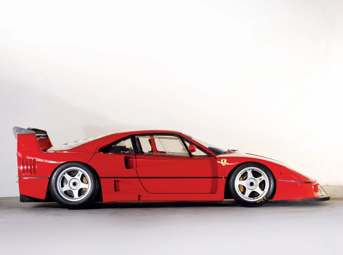 Ferrari F40 LM está à venda por R$ 23 milhões
