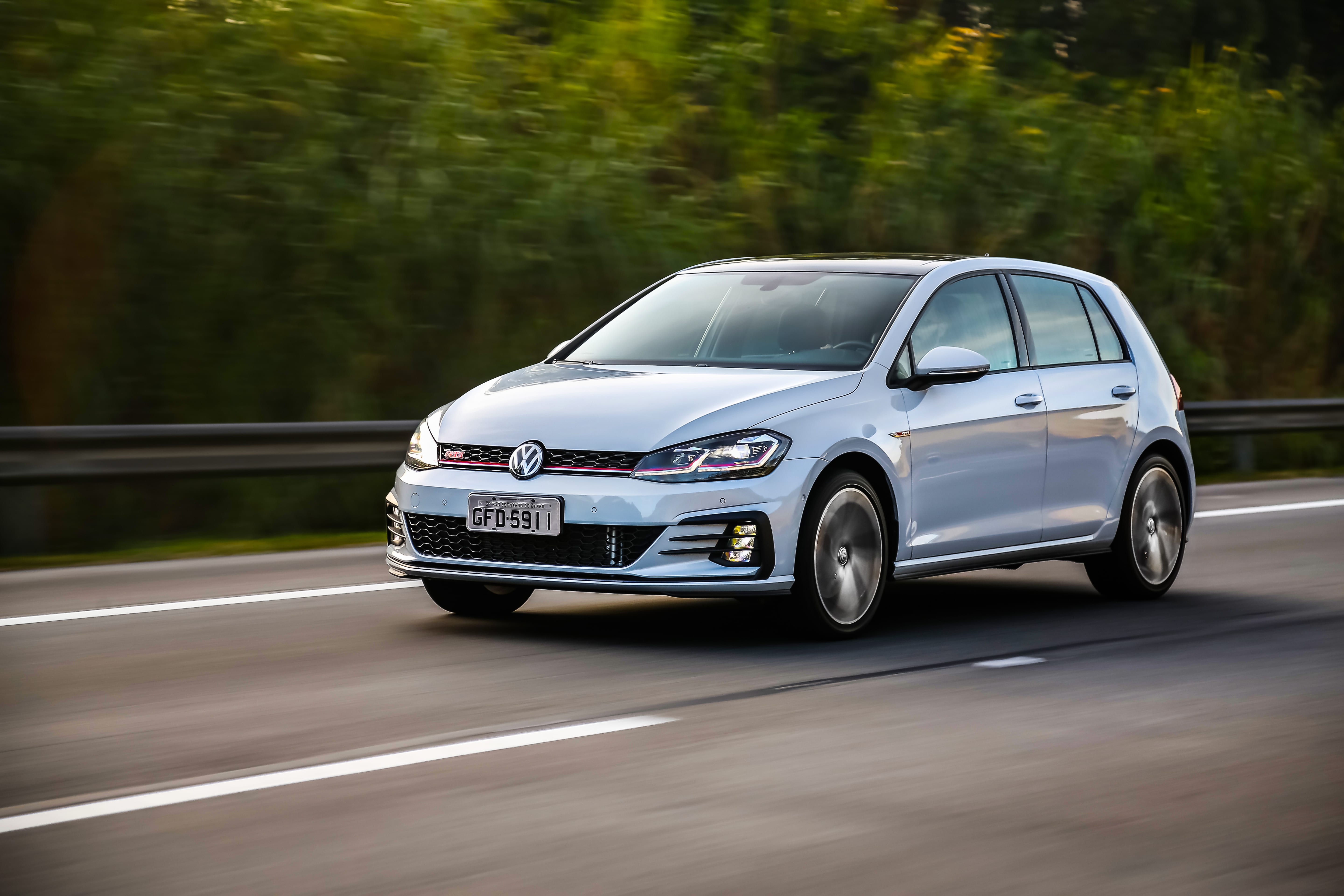Volkswagen Golf 2018 ganha versão de entrada automática