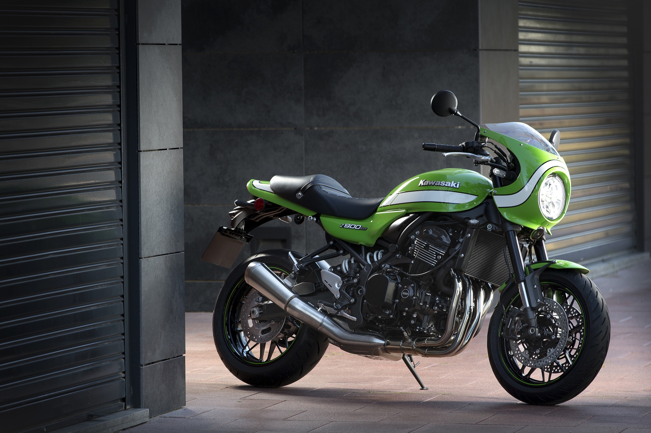 Kawasaki lança Z900RS Cafe e Ninja ZX-10R SE