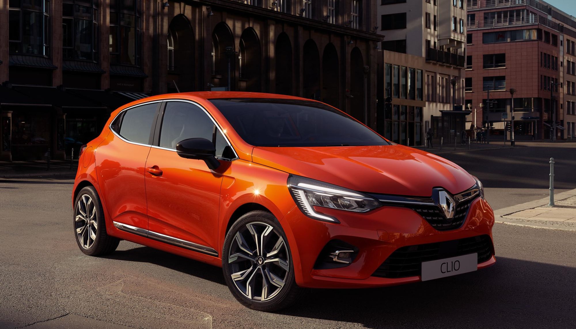 Longe do Brasil, novo Renault Clio fica 'modernão'
