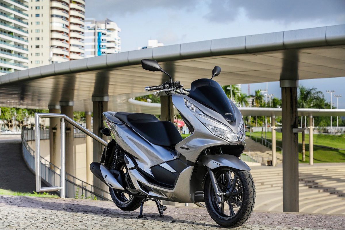 Novo Honda PCX é igual, mas diferente e melhor