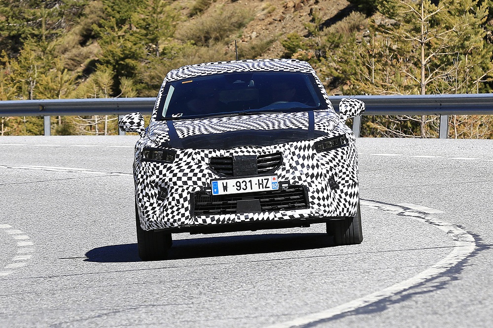 Novo Renault Captur é flagrado em testes na Europa - WM1