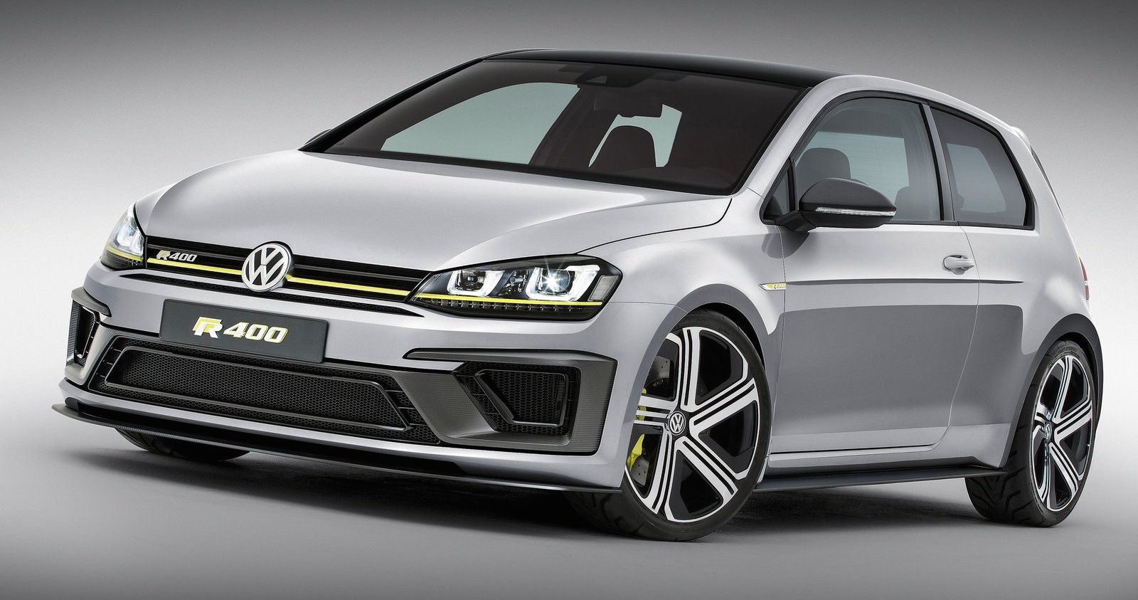 Volkswagen Golf R Plus vai brigar com Classe A 45 AMG