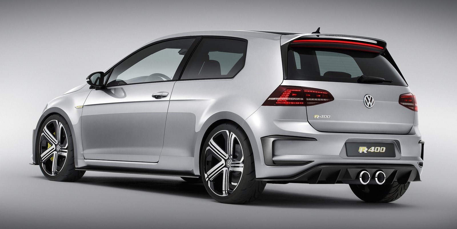 Volkswagen Golf R Plus vai brigar com Classe A 45 AMG