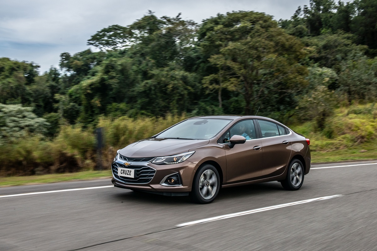 Comparativo: Chevrolet Cruze x Toyota Corolla