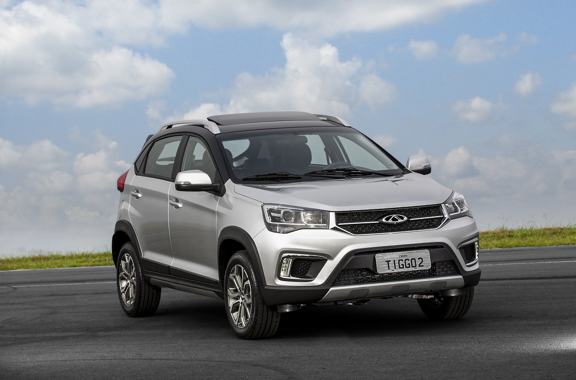 Curte carro com teto solar? Veja os cinco mais baratos