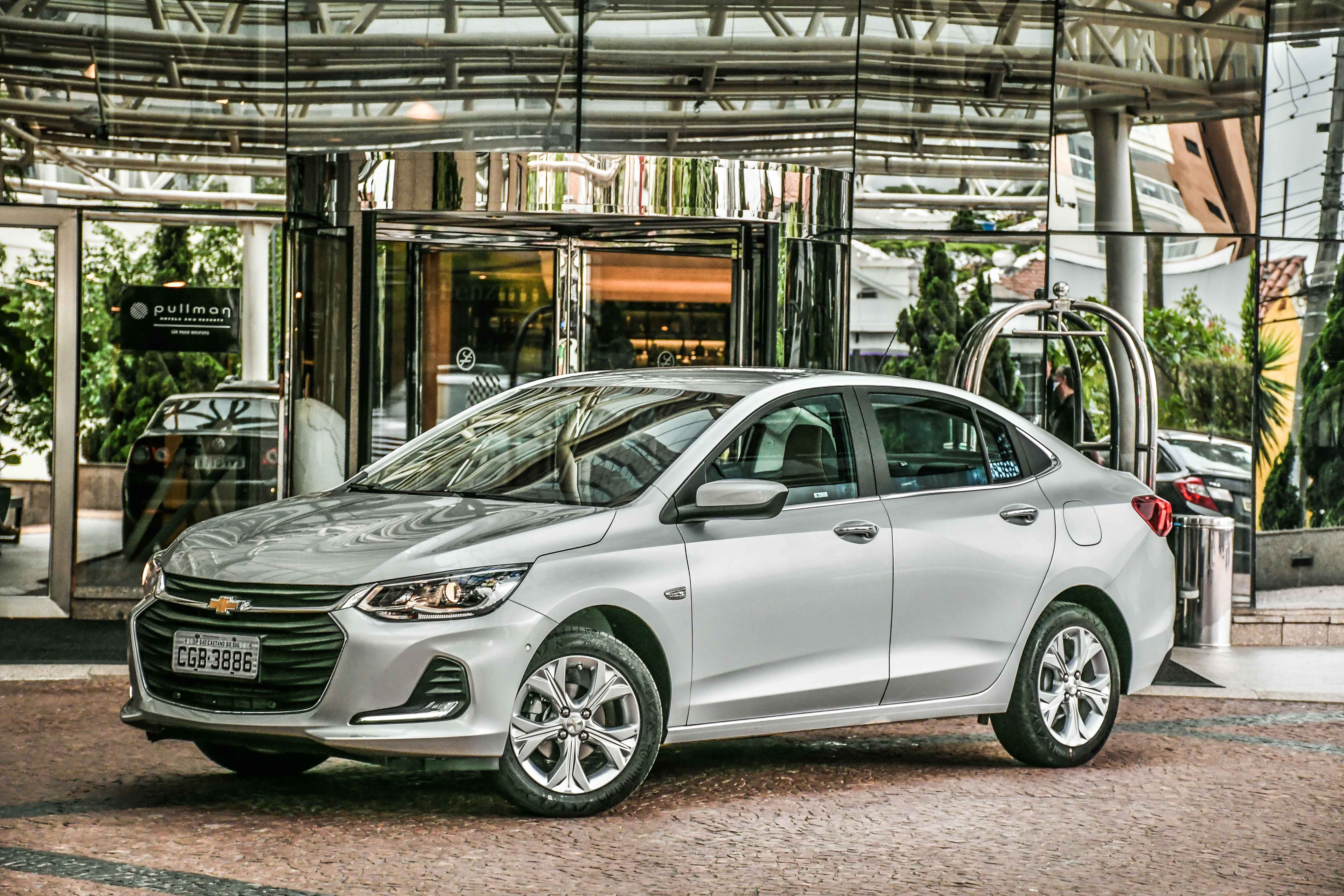 Raio-X: Chevrolet Onix Plus Premier em detalhes