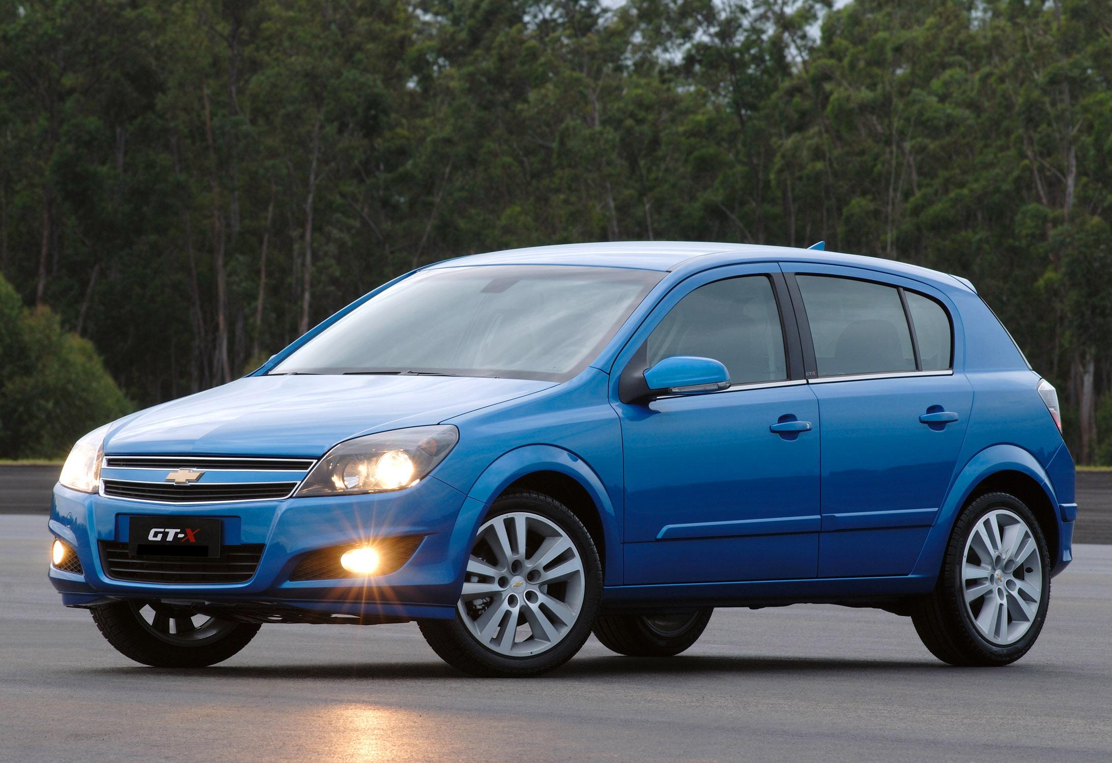 Novembro azul: cinco carros com belos tons de azul