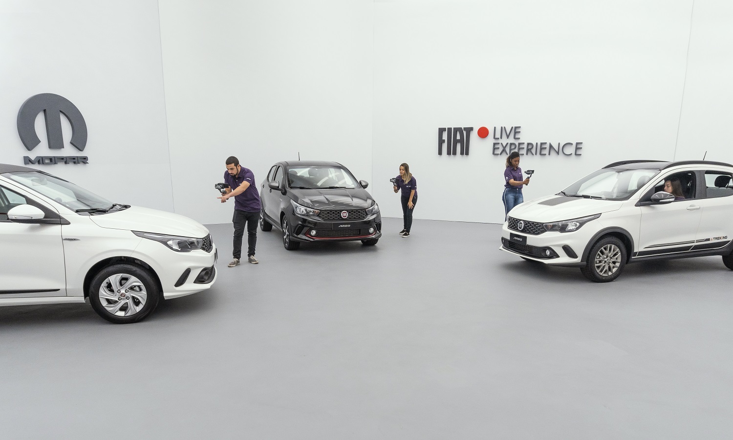 Fiat mostra carros de forma virtual aos clientes