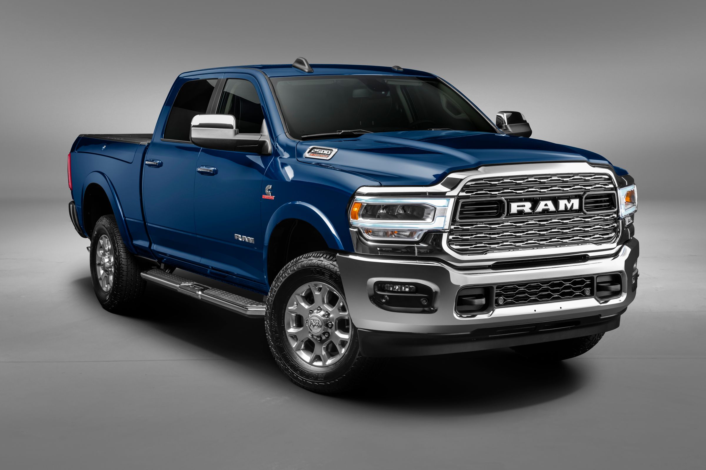 Nova RAM 2500 chega ao Brasil por R$ 289.900