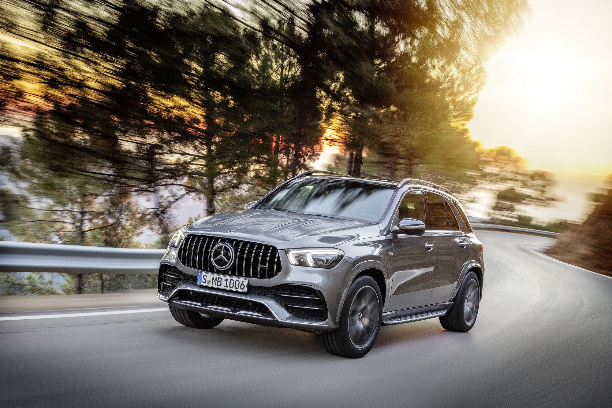 Mercedes lança novo GLE com sete lugares