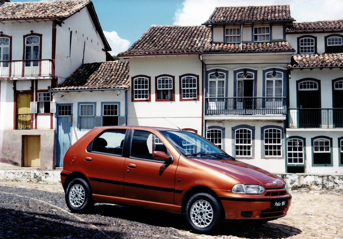 Fiat Palio: várias caras e apenas duas gerações