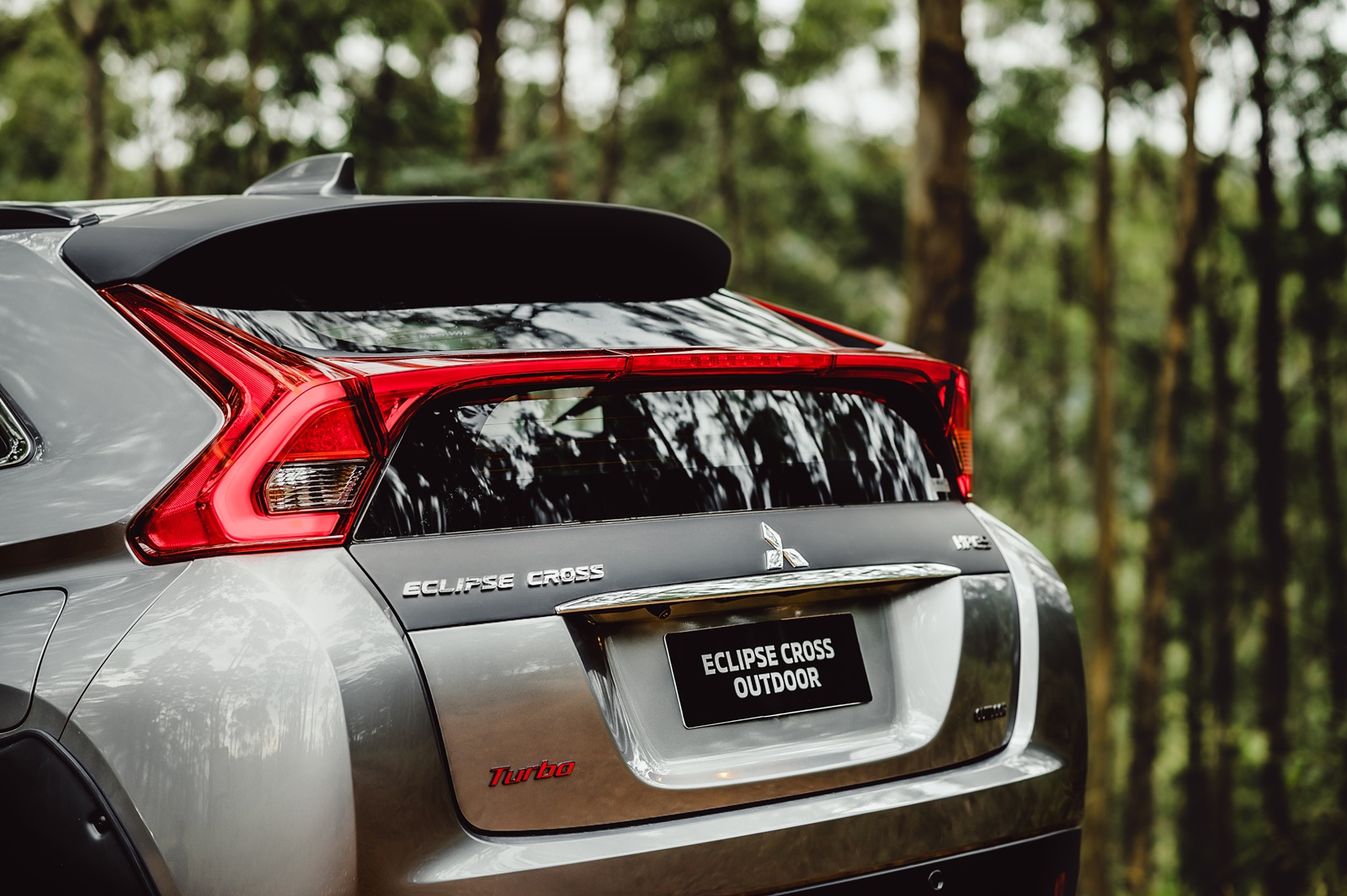 Eclipse Cross estreia duas séries especiais