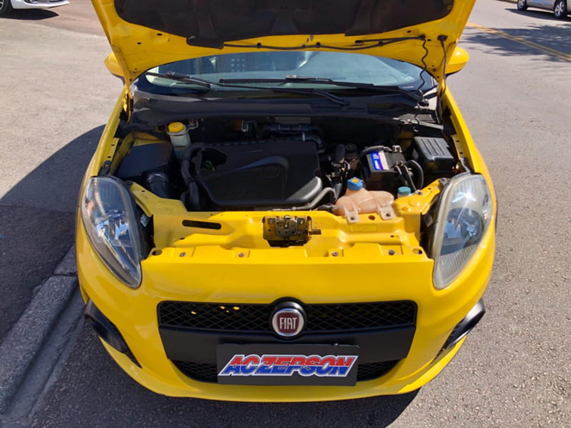 Achei na Webmotors: Fiat Punto T-Jet 2010