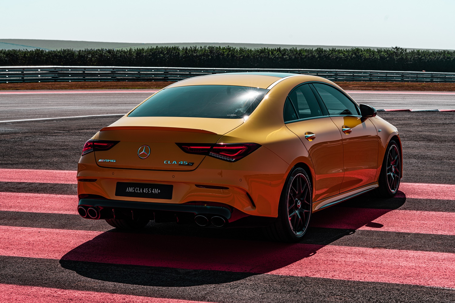 Mercedes lança CLA e Classe A AMG mais nervosos