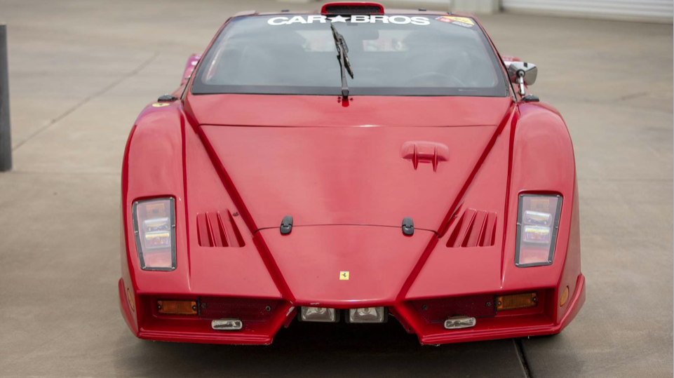 Ferrari fake vence concurso de "feiura"