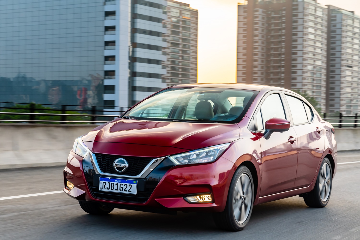 Novo Versa aposta no visual e em equipamentos