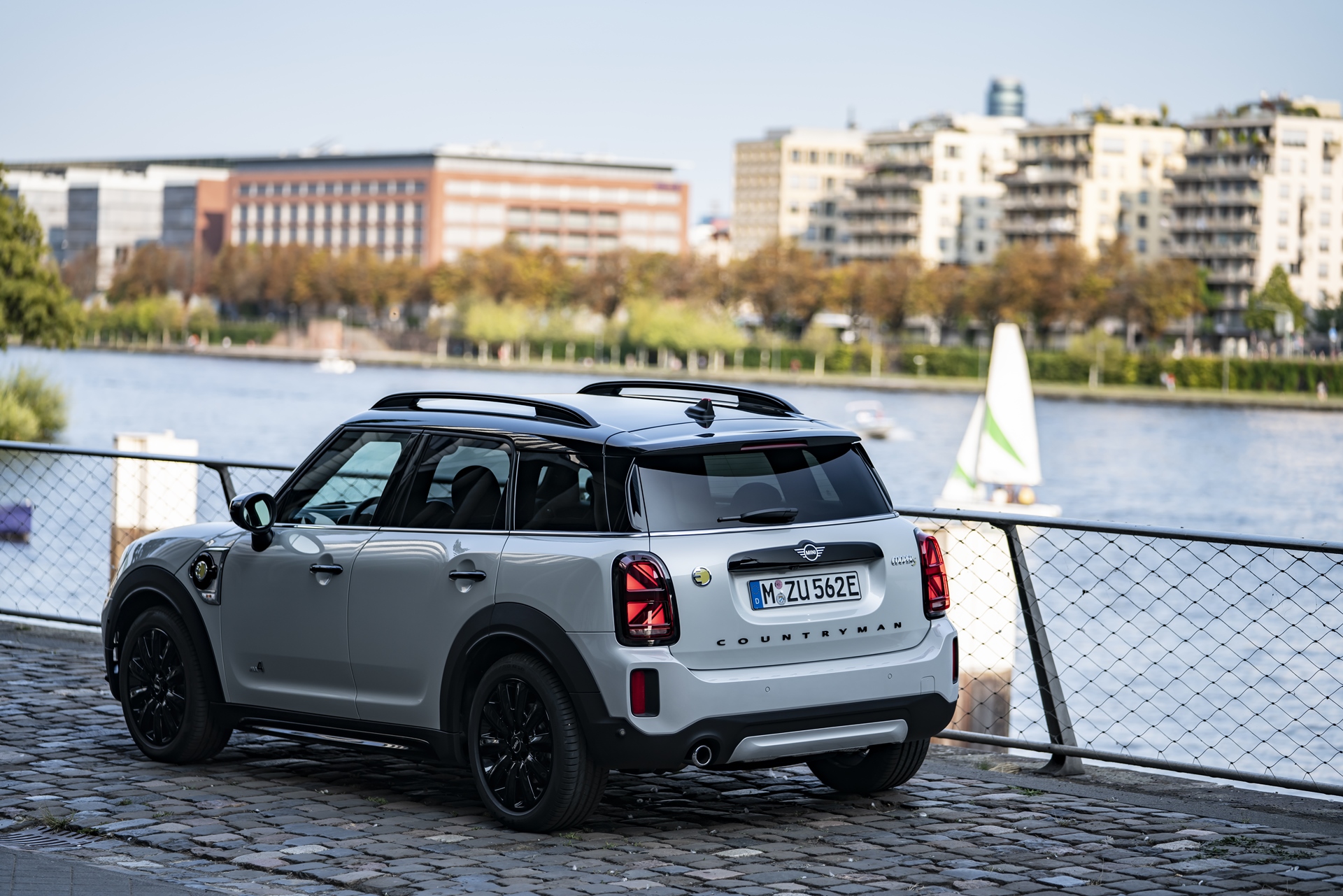 Mini Countryman 2021 híbrido faz até 23,6 km/l