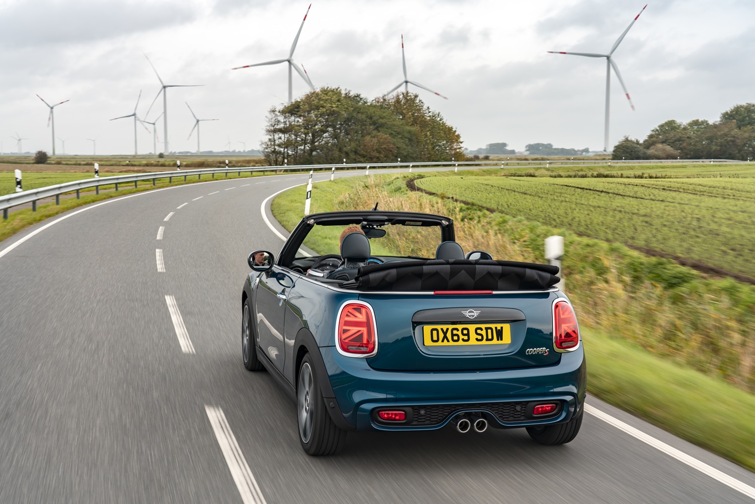 Mini Cabrio chega em série Sidewalk