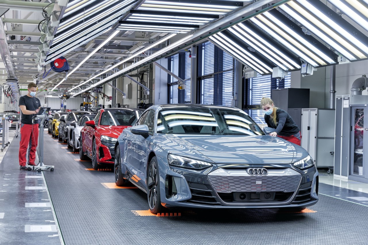 Carro de Tony Stark, Audi e-tron GT chega em abril