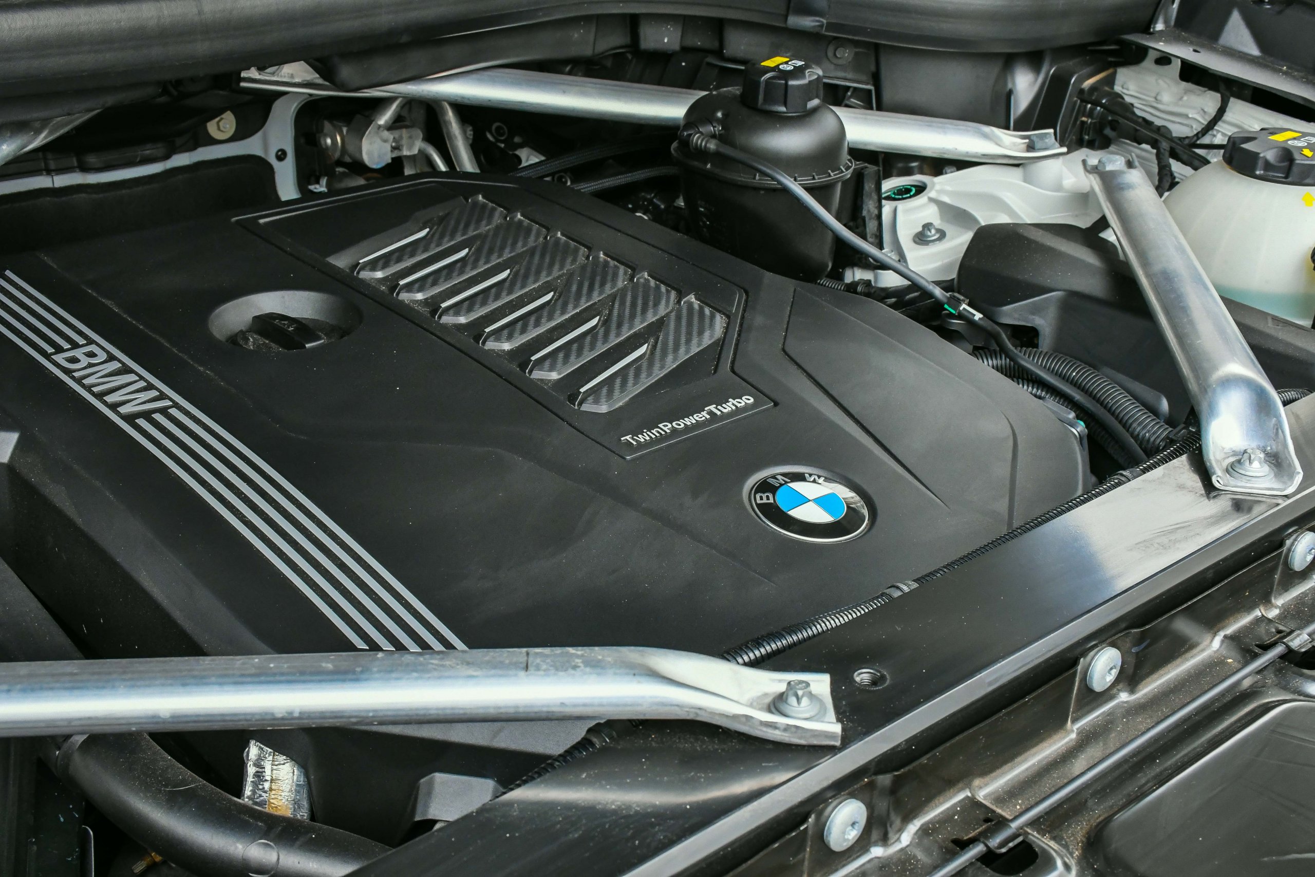 Novo BMW X6: sem medo de pecar pela ousadia