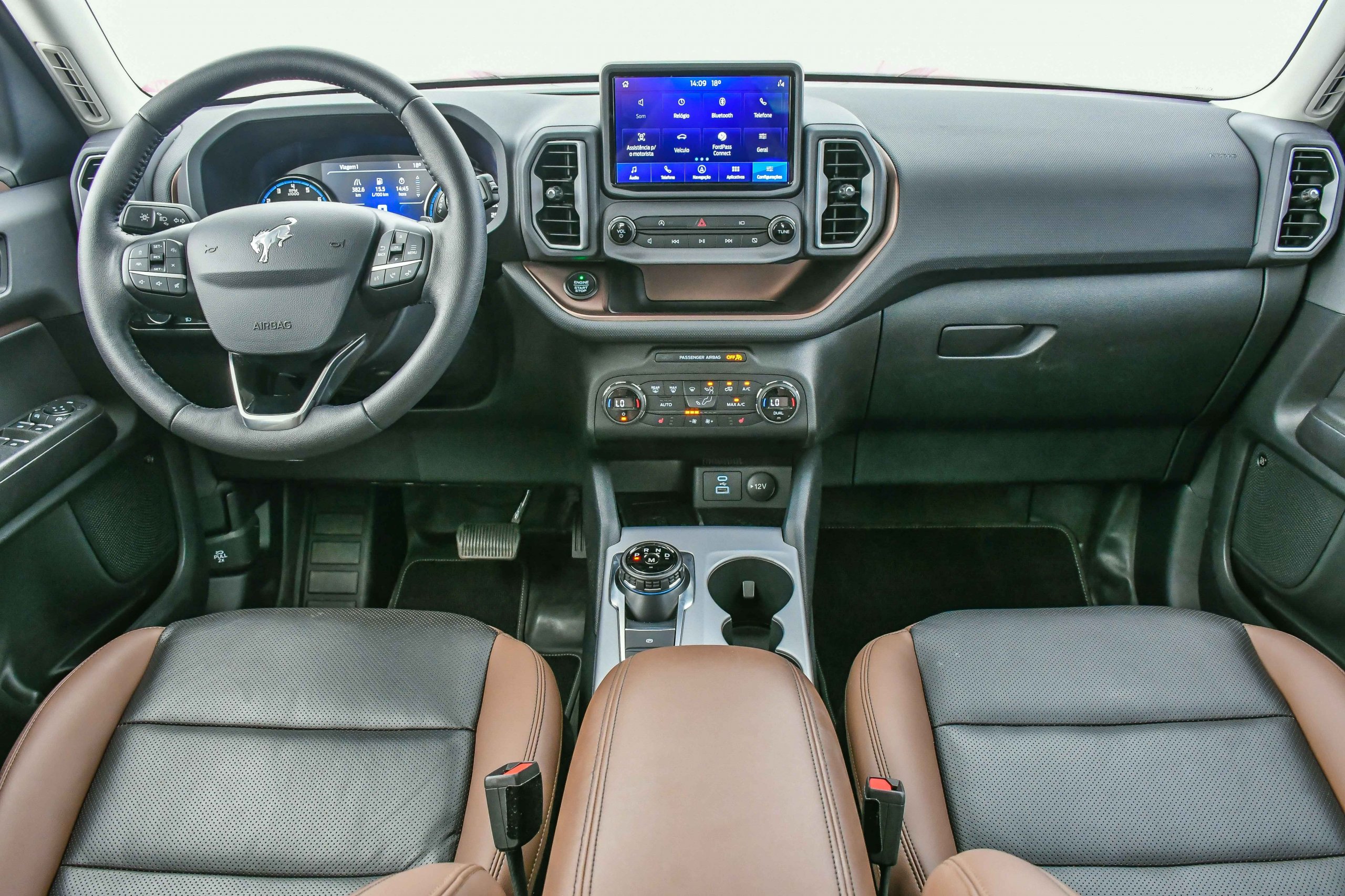 Ford Bronco 0 km ou Discovery Sport seminova?