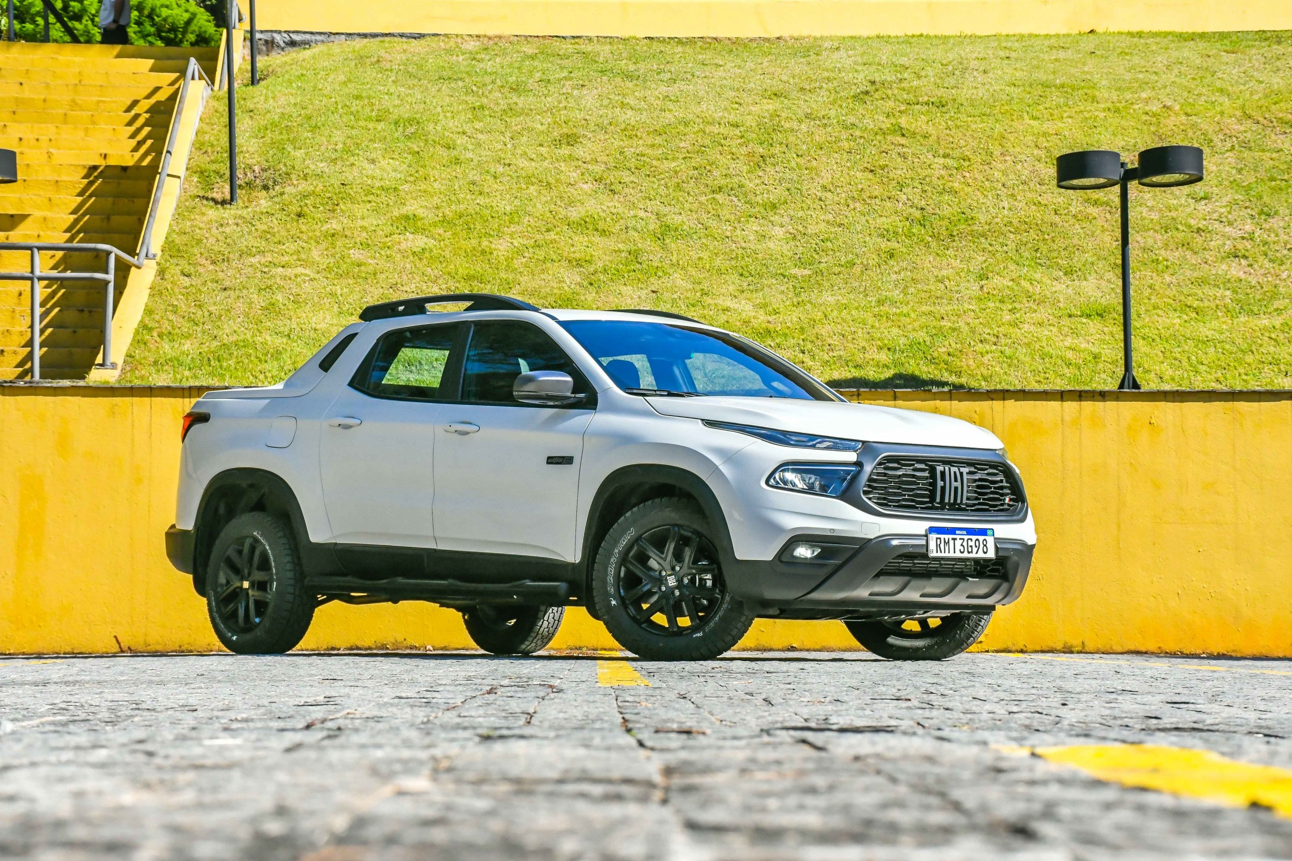 Fiat Toro Ultra agrega o melhor de picape e de SUV