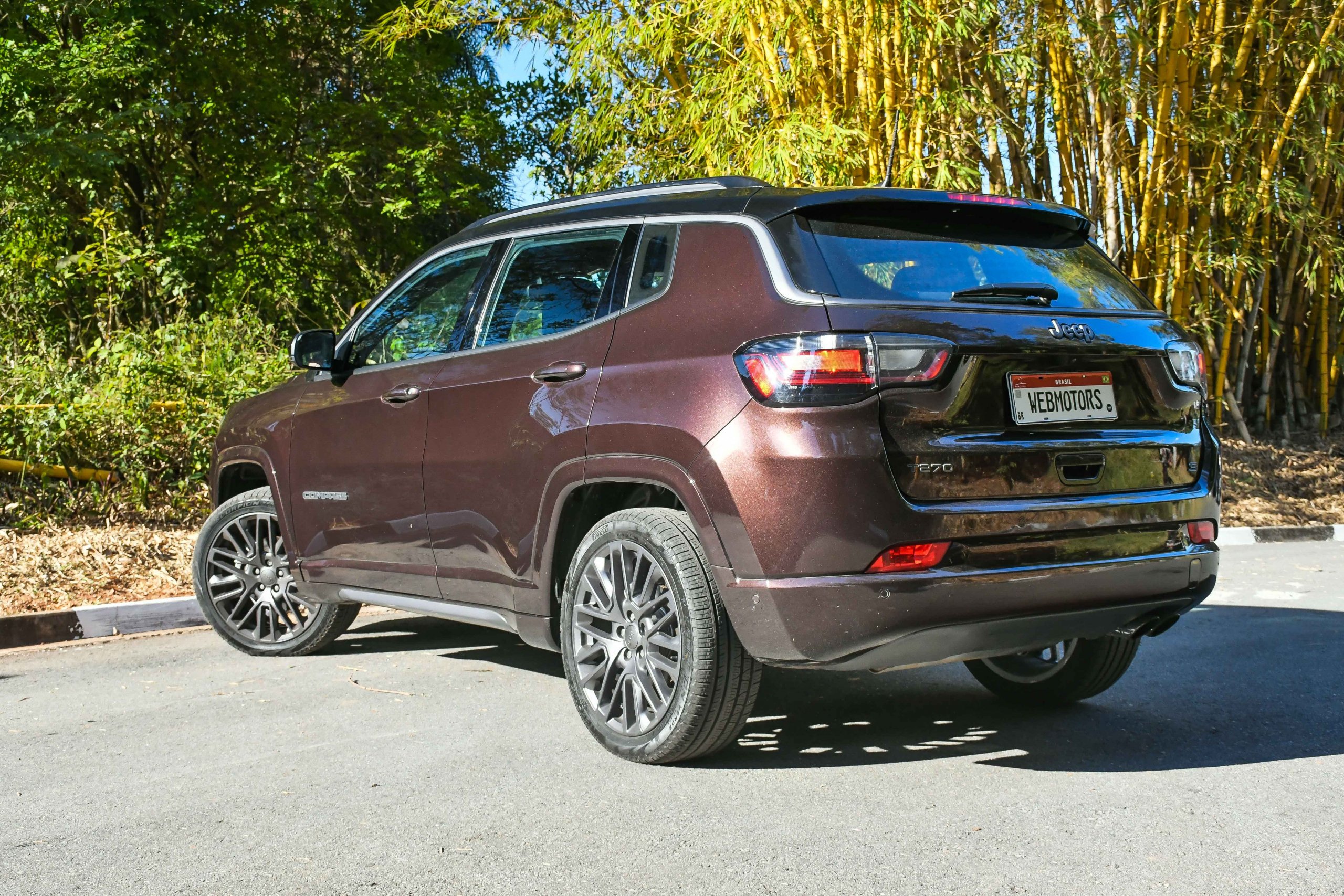 Jeep Compass S esbanja comodidade e segurança