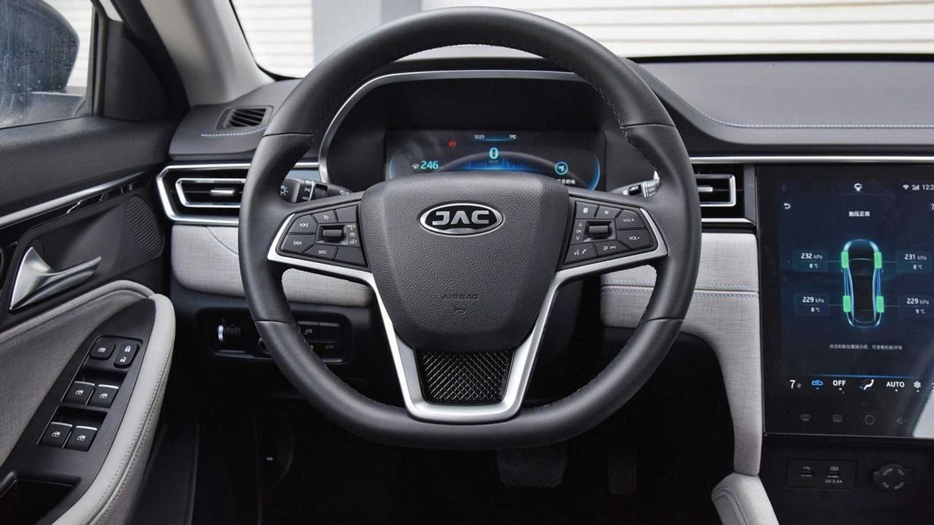 O elétrico JAC iC5 terá 660 km de autonomia