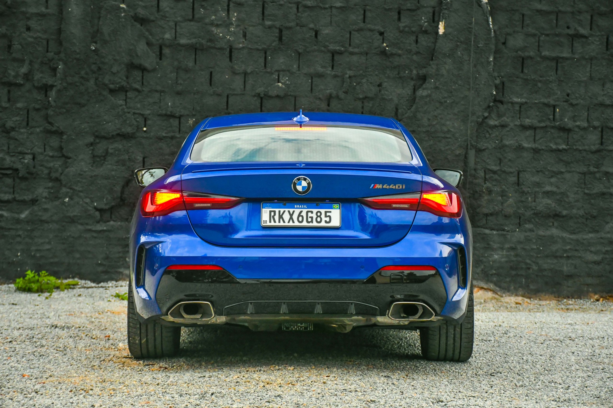 BMW M 440i Coupé tem luxo, estilo e esportividade