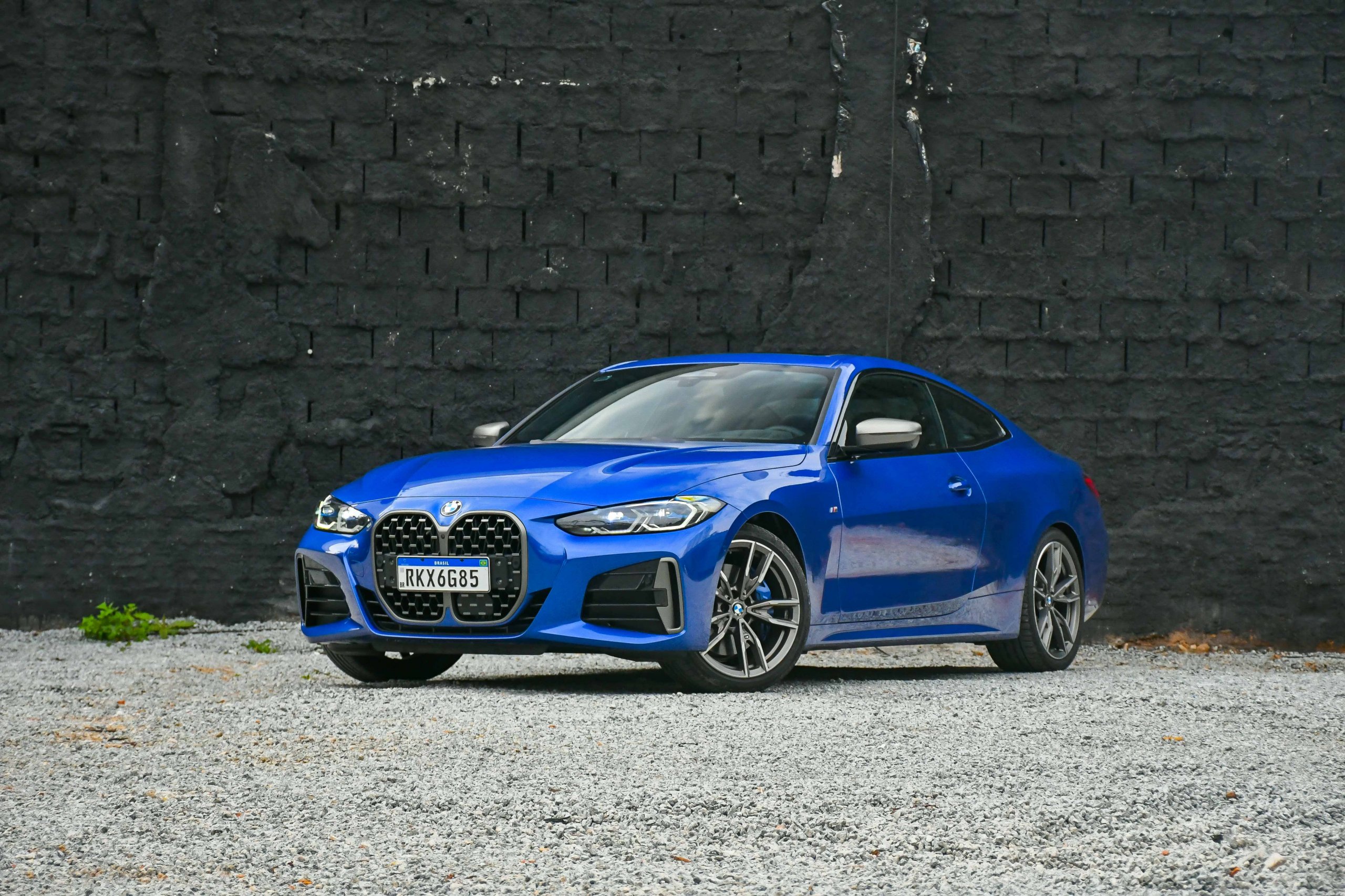 BMW M 440i Coupé tem luxo, estilo e esportividade