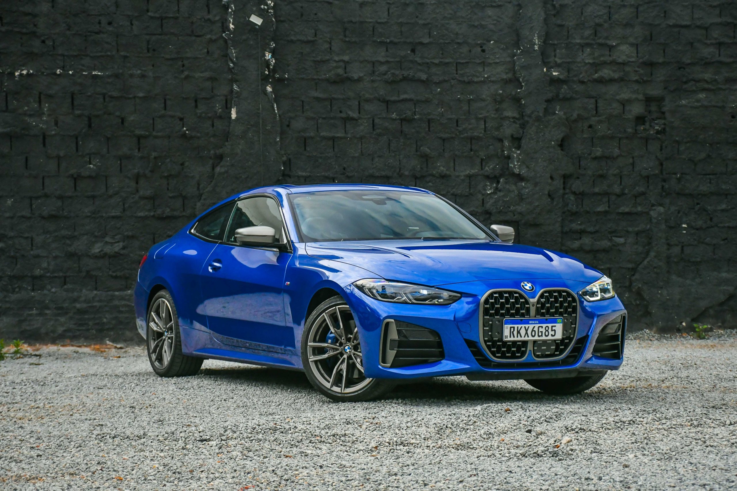 BMW M 440i Coupé tem luxo, estilo e esportividade