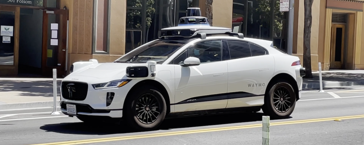 Waymo amplia serviços de táxi autônomo