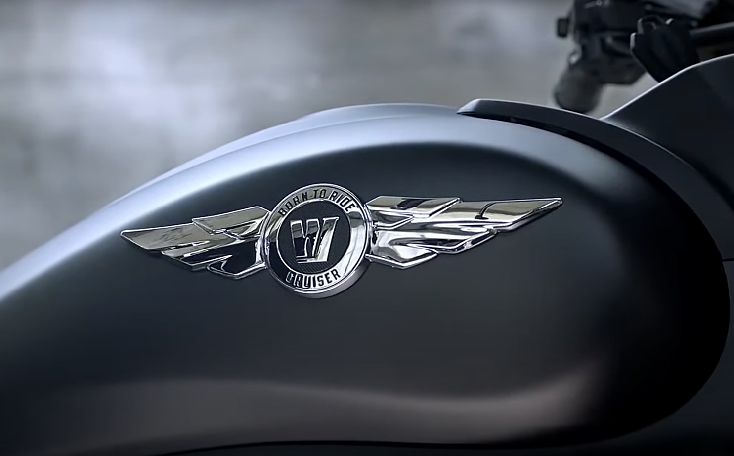 Surpresa! Haojue mostra a TR 300 de produção